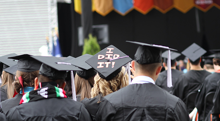 Oregon State’s online graduating class tops 1,000 for the first time ...